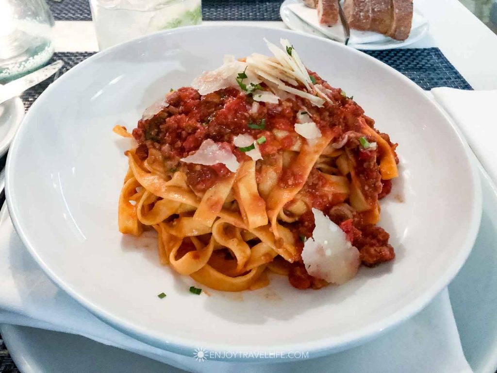 Romantic North End Seafood Restaurant Celebrates Feast of the 7 Fishes