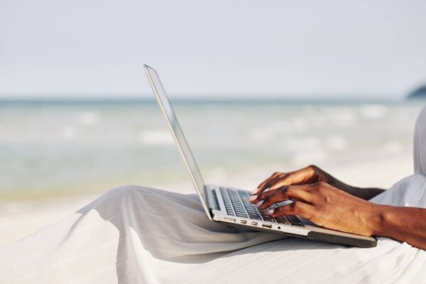 Working While Traveling: 7 Best Professions So You Can Earn Money Anywhere