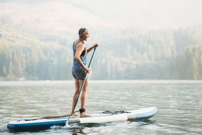 5 Benefits of Paddleboarding as a Great Summer Activity