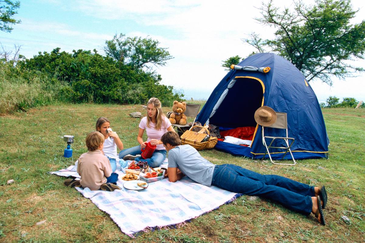 Best Campfire Games For Families and Fun Activities You'll Love!
