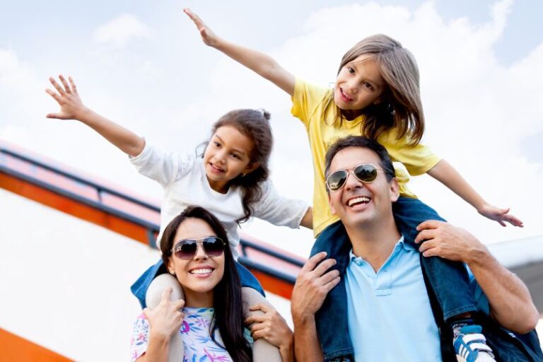 Family Traveling Tips: 5 Secrets to a Fun Vacation With Kids